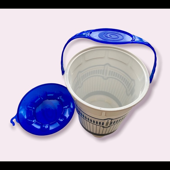 Accents | New York Yankees Souvenir Popcorn Pail With A Lid Yankee ...